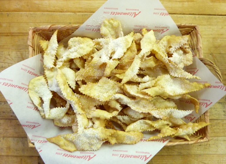 Nocche' - Calabrian Bowties for Carnevale - Our Italian Table